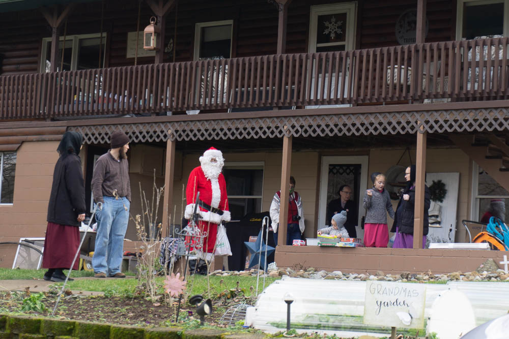 Santa’s Tradition-Visiting Amish Home | The Camerist's Collection